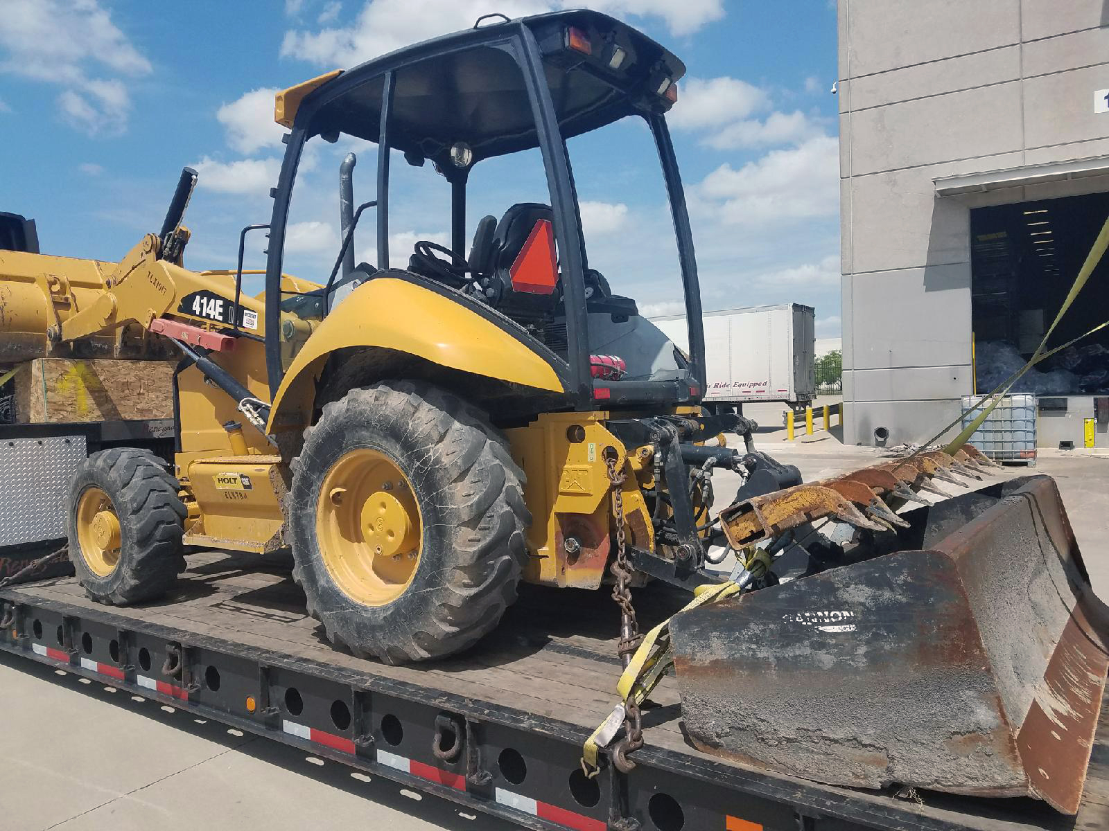 Backhoe Shipping Services | Heavy Haulers | (800) 908-6206