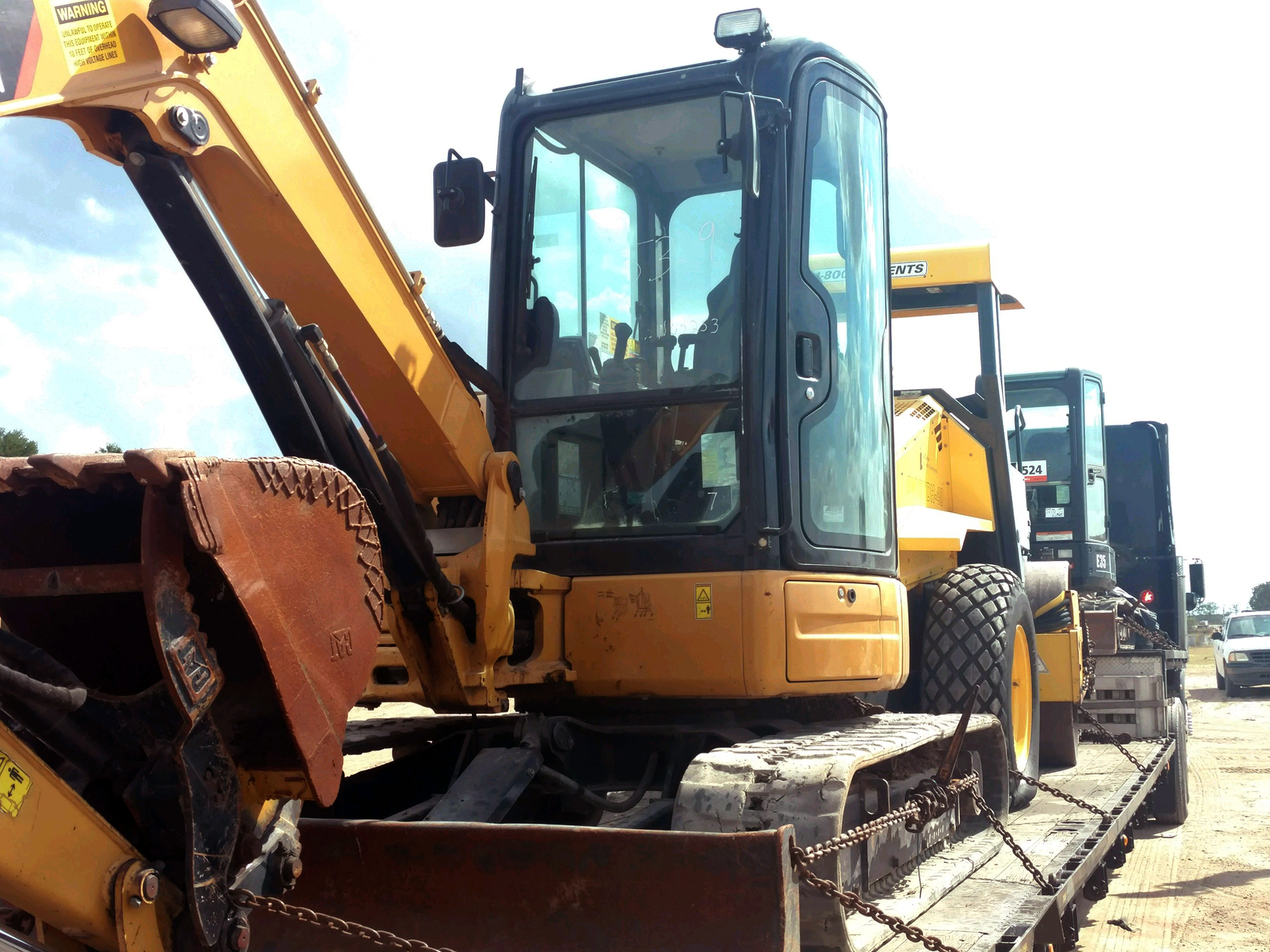 Excavator Transportation Services | Heavy Haulers | (800) 908-6206