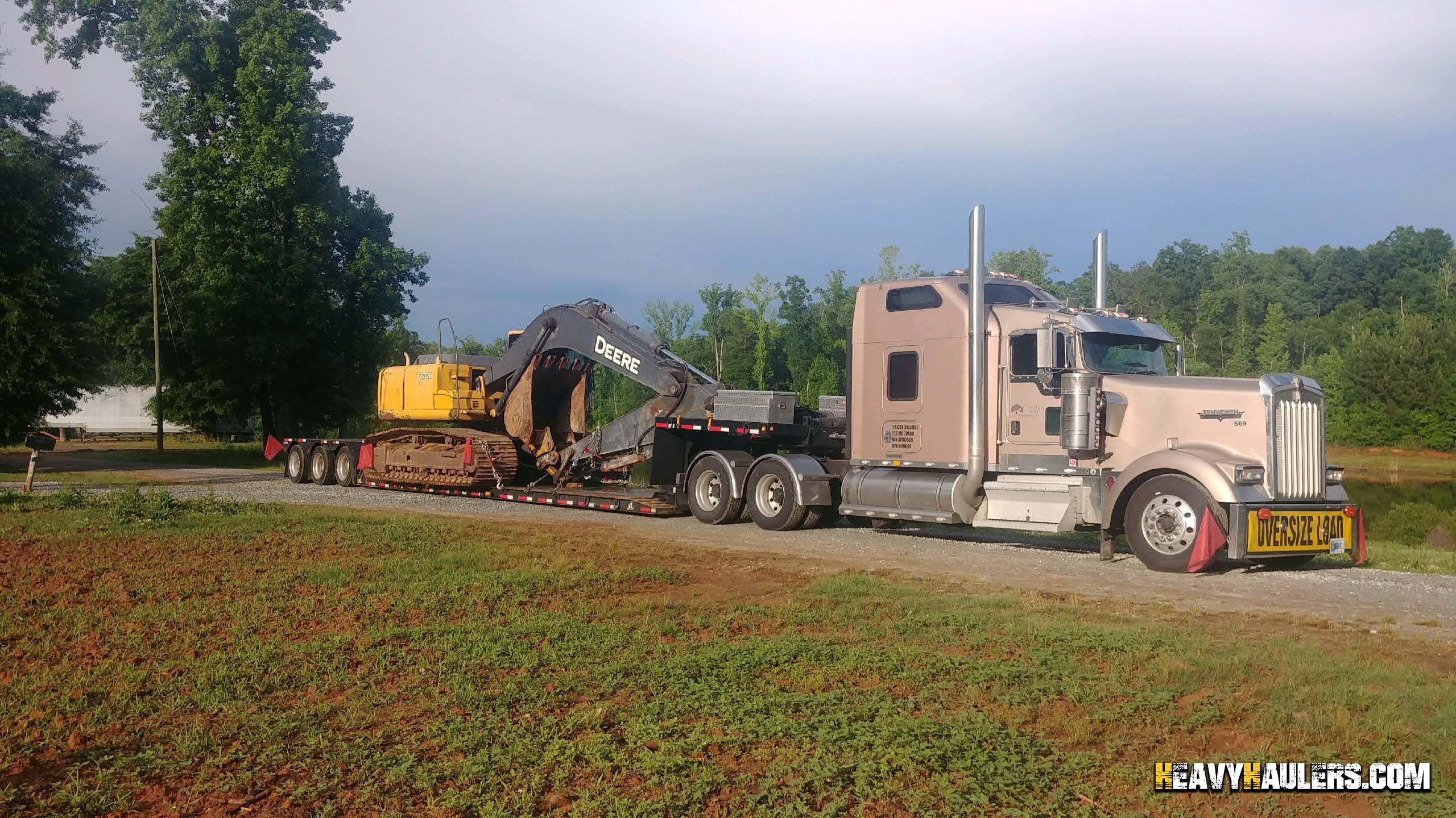 Excavator Shipping Services | Heavy Haulers | (800) 908-6206