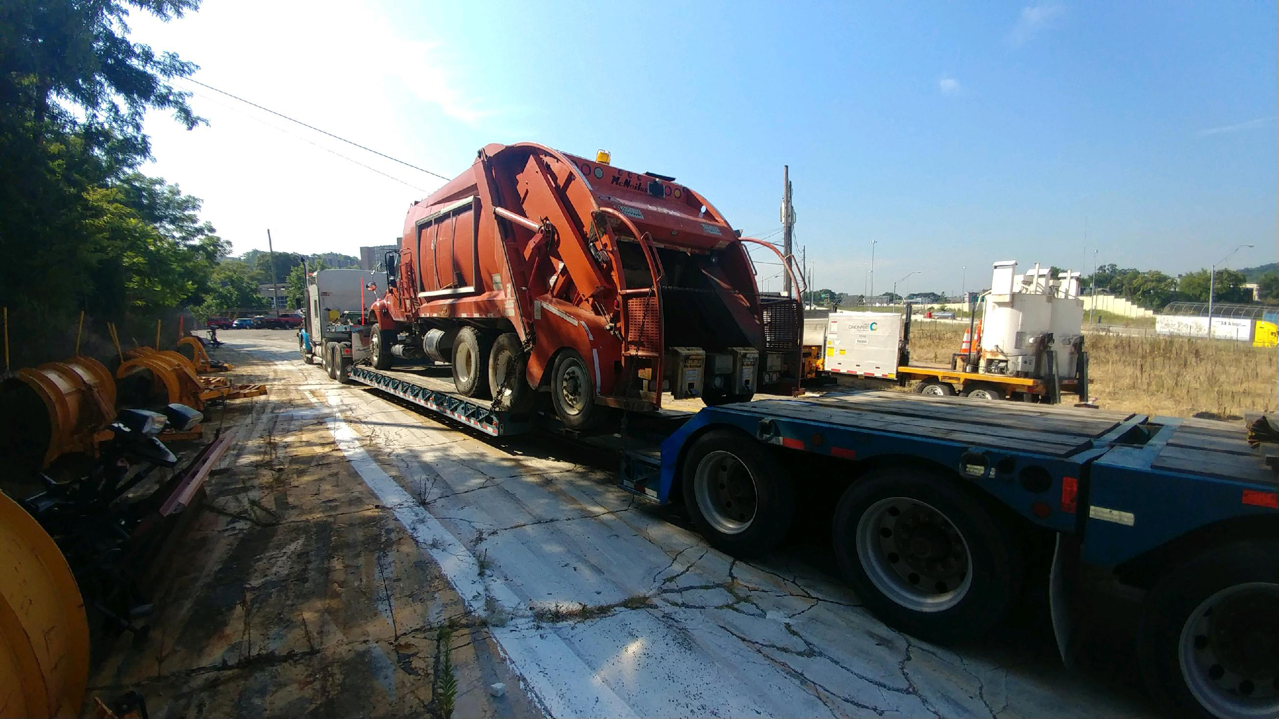Garbage Truck Transport Services in All 50 States with Heavy Haulers