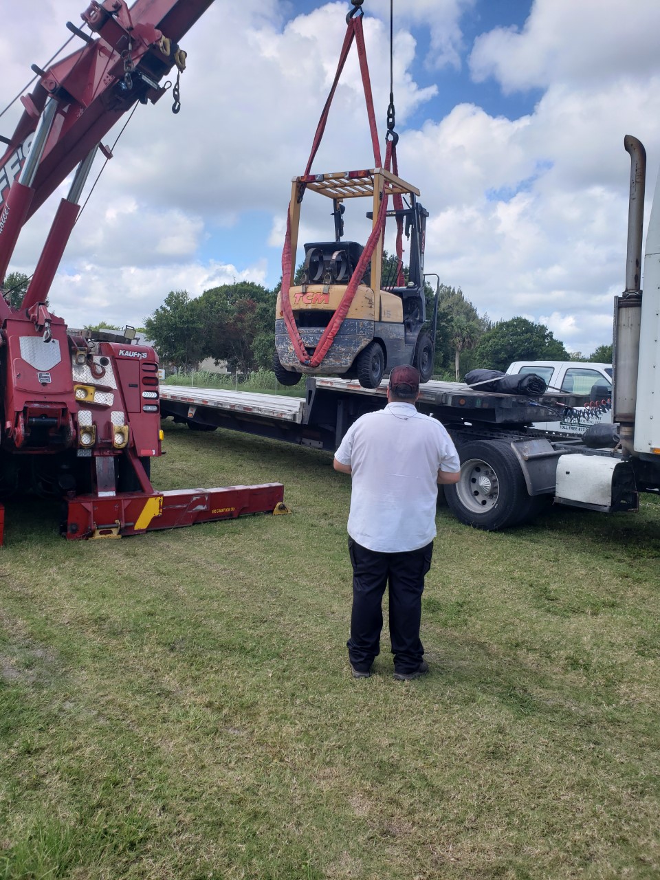 Forklift Transport | Forklift Shipping | Heavy Haulers