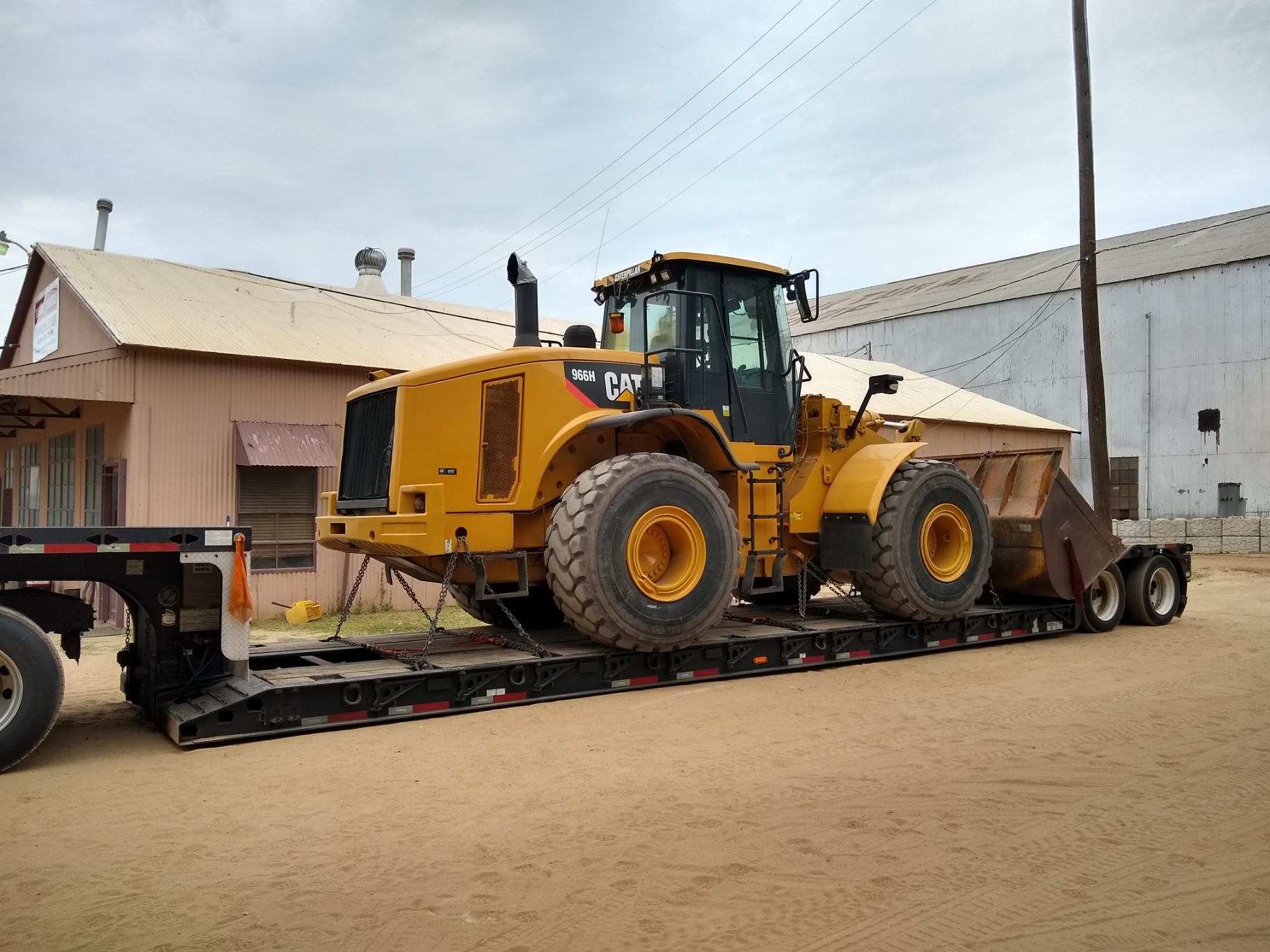 Minnesota Equipment Transport Services | Heavy Haulers!