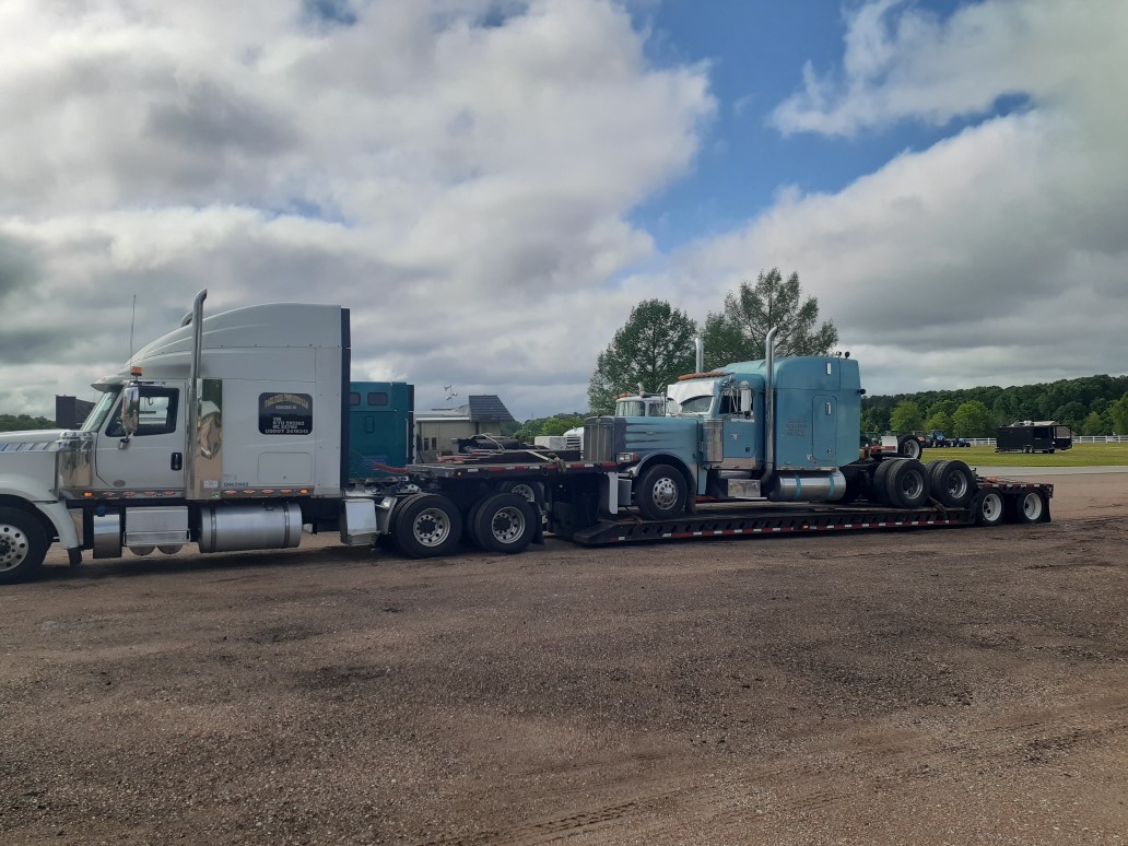 Semi Truck Transport Services | Heavy Haulers | (800) 908-6206